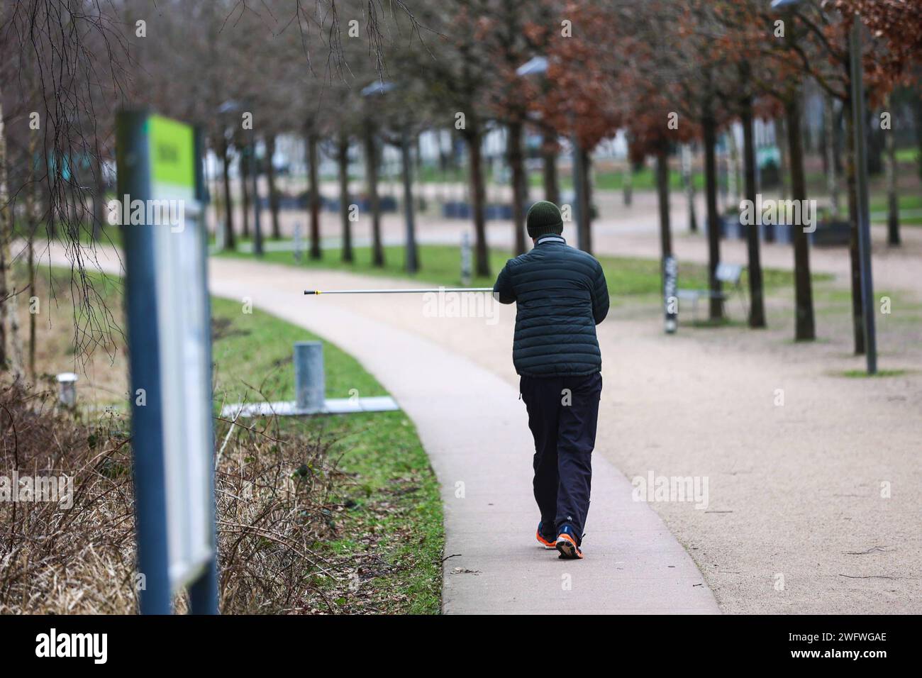 Altere mann hi-res stock photography and images - Alamy