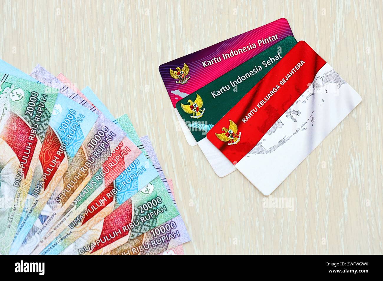 Kartu keluarga hi-res stock photography and images - Alamy