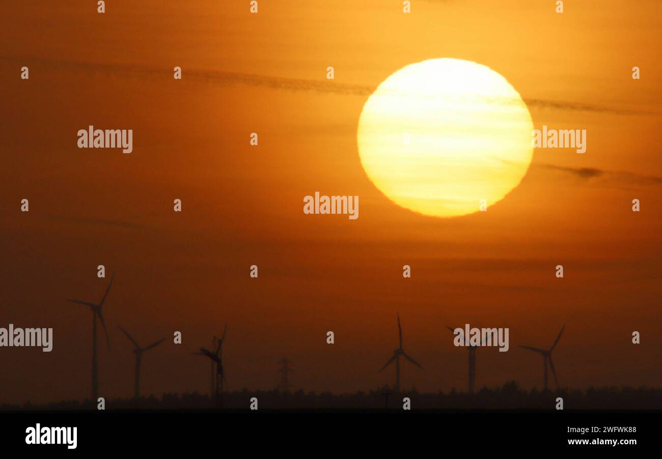 Feature Energiewende: Energieerzeugung aus Windkraft und Sonne ...