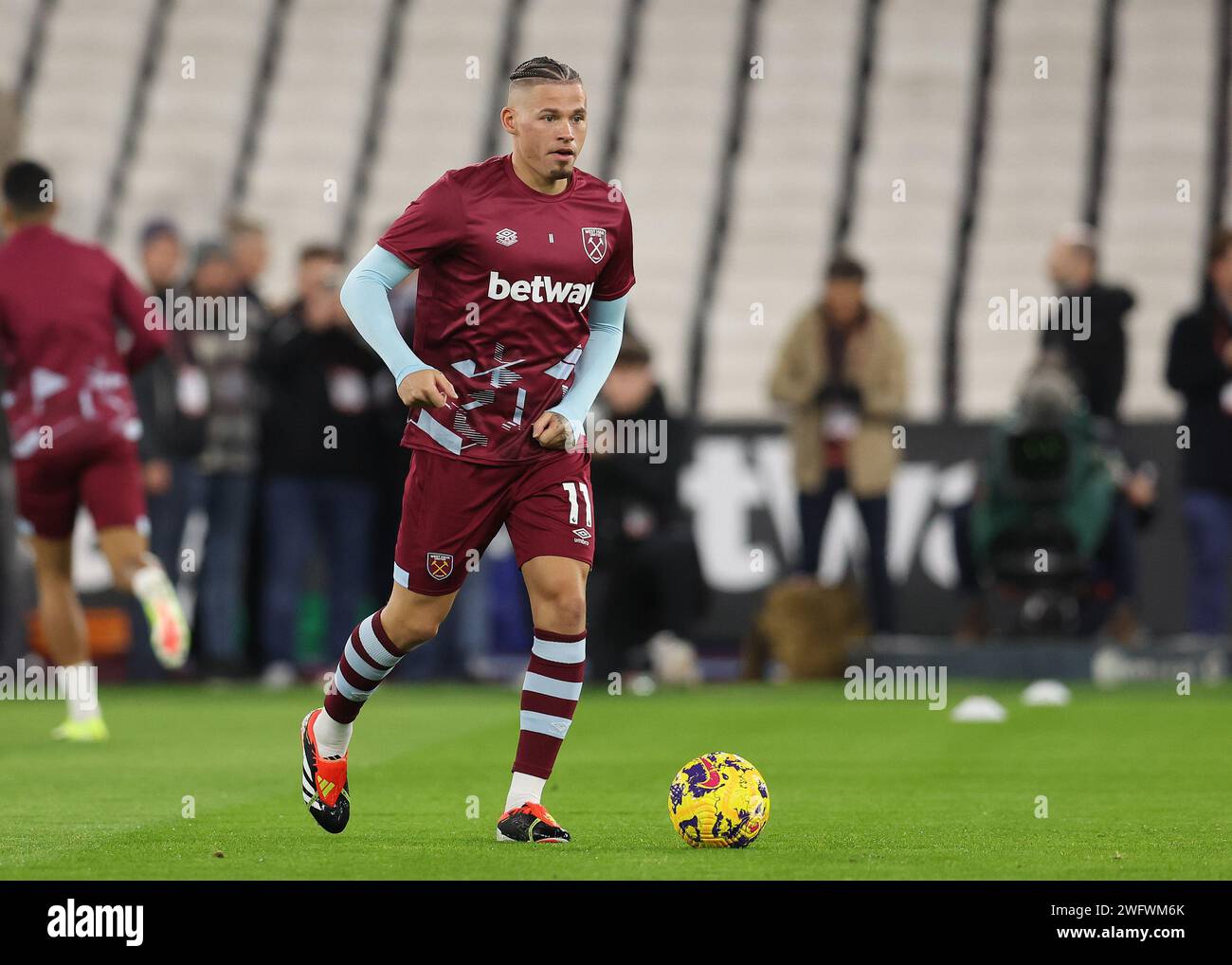 London, UK. 1st Feb, 2024. Kalvin Phillips of West Ham United warms up ...