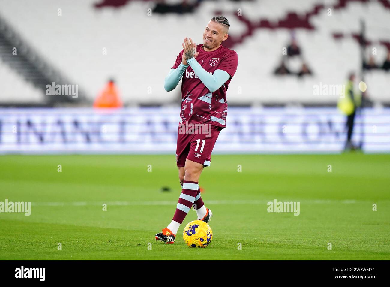 West Ham United's Kalvin Phillips warming up prior to kick-off before ...