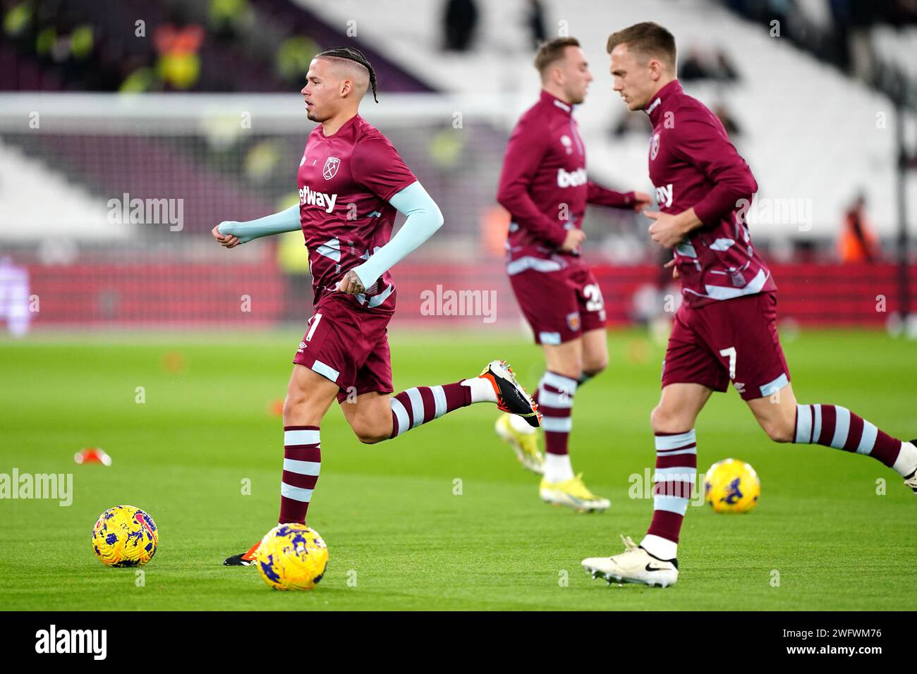 West Ham United's Kalvin Phillips (left) warming up prior to kick-off ...