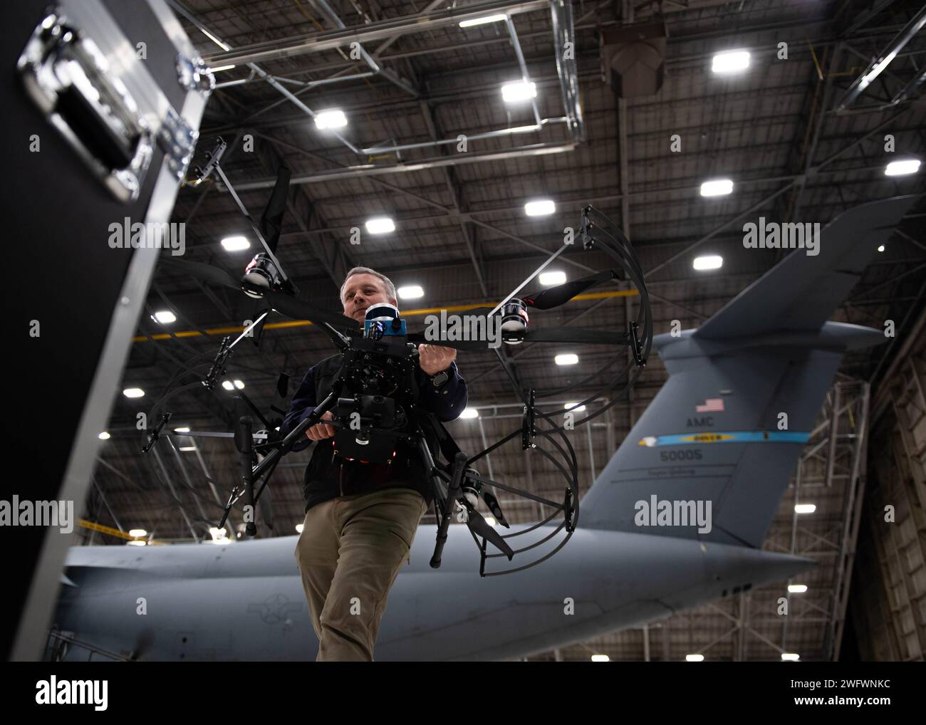 Drone pilot team hi-res stock photography and images - Alamy