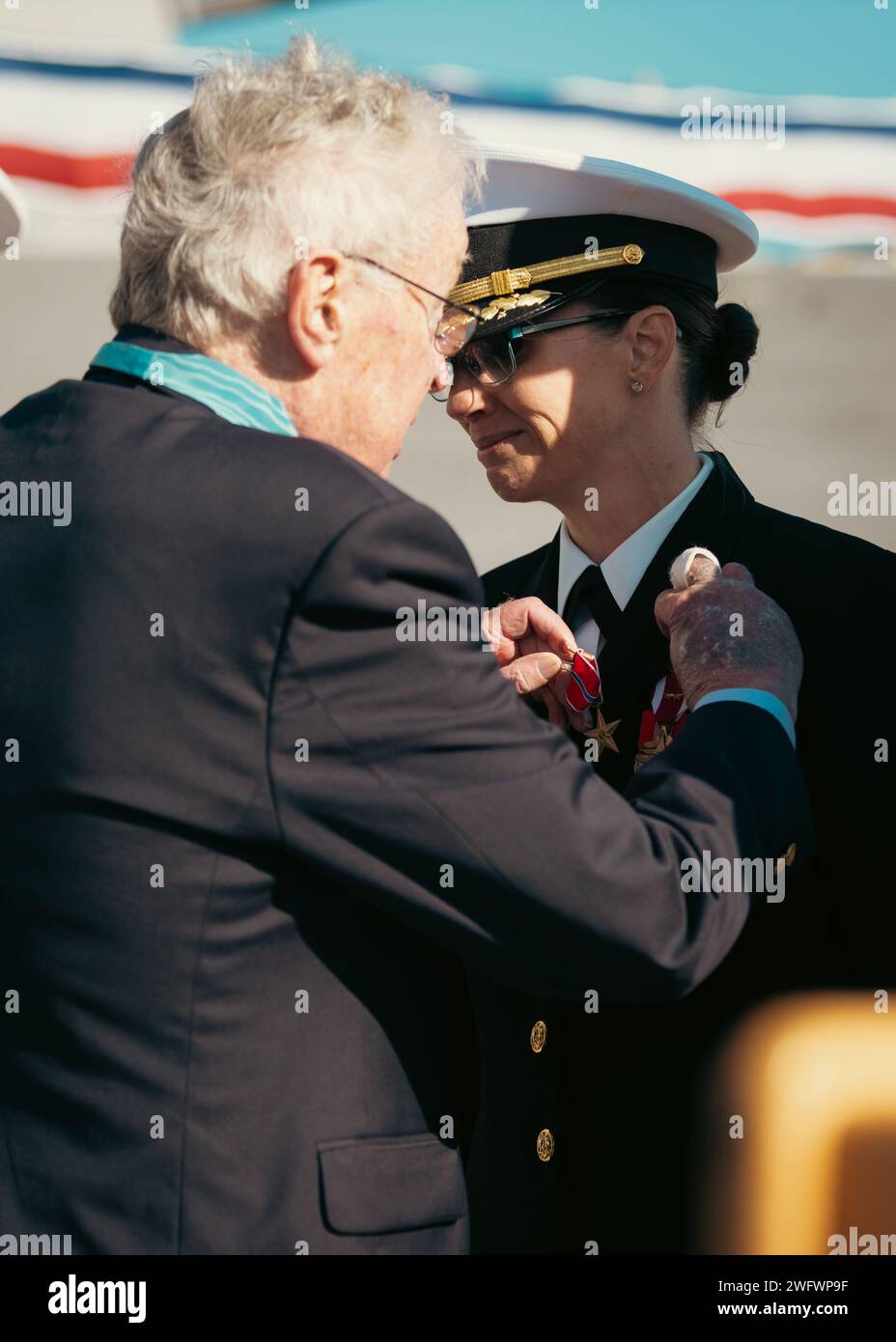 Uss thomas g kelley hi-res stock photography and images - Alamy