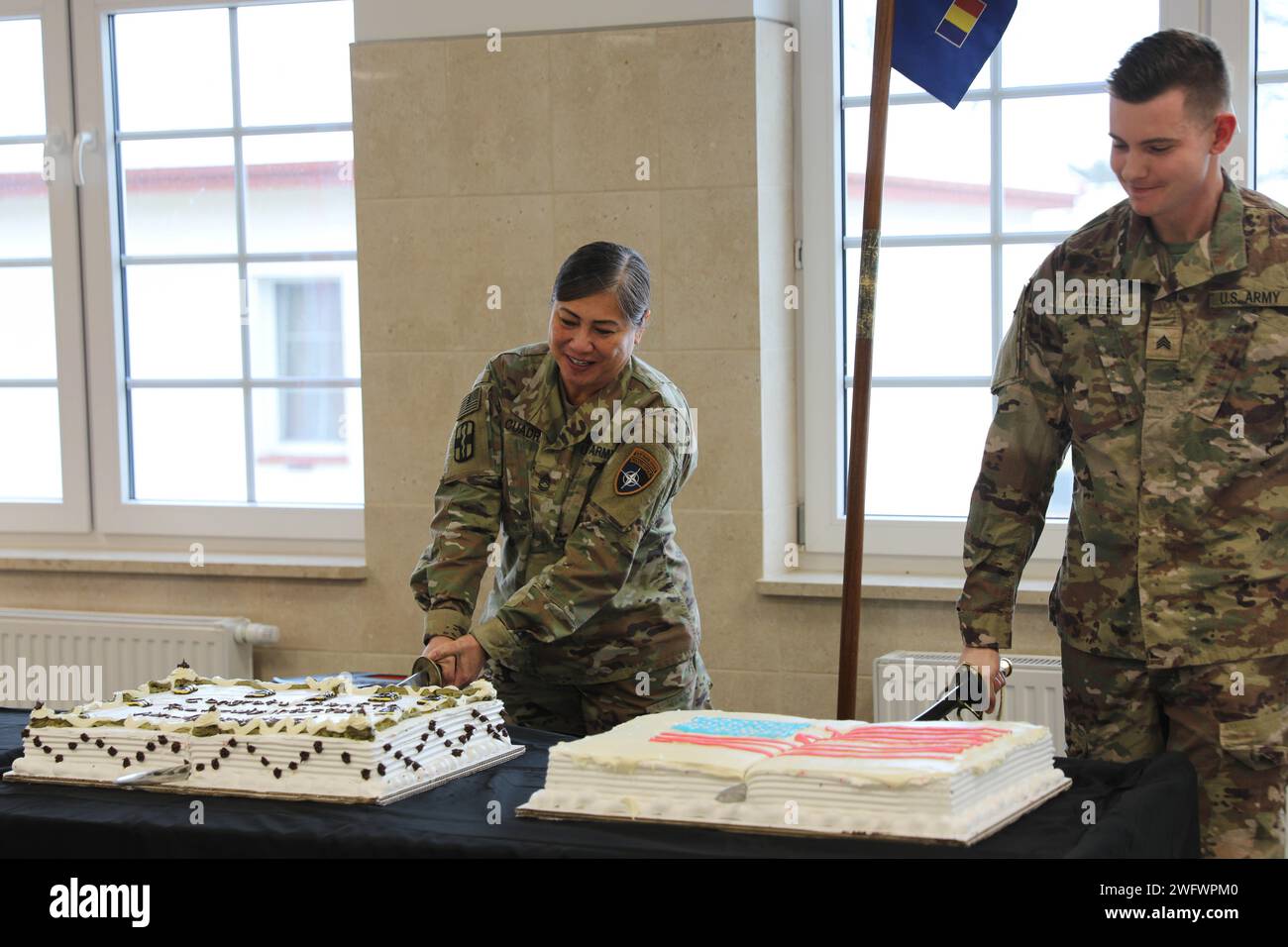 The oldest and youngest U.S. Army non commissioned officers present for ...