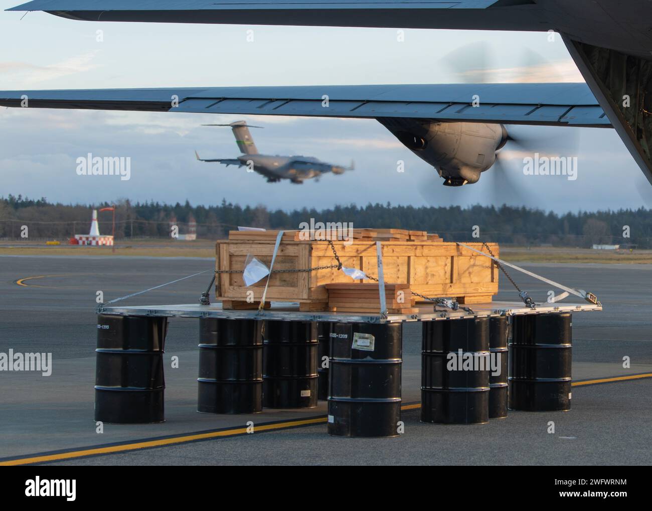 Combat offload method b hi-res stock photography and images - Alamy