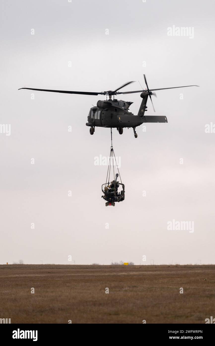 Artillery Soldiers with Alpha "Gator" Battery, 3rd Battalion, 320th ...