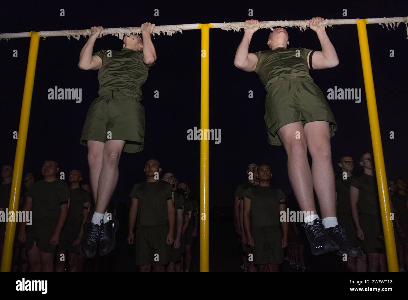 U.S. Marine Corps recruits with Hotel Company, 2nd Recruit Training ...