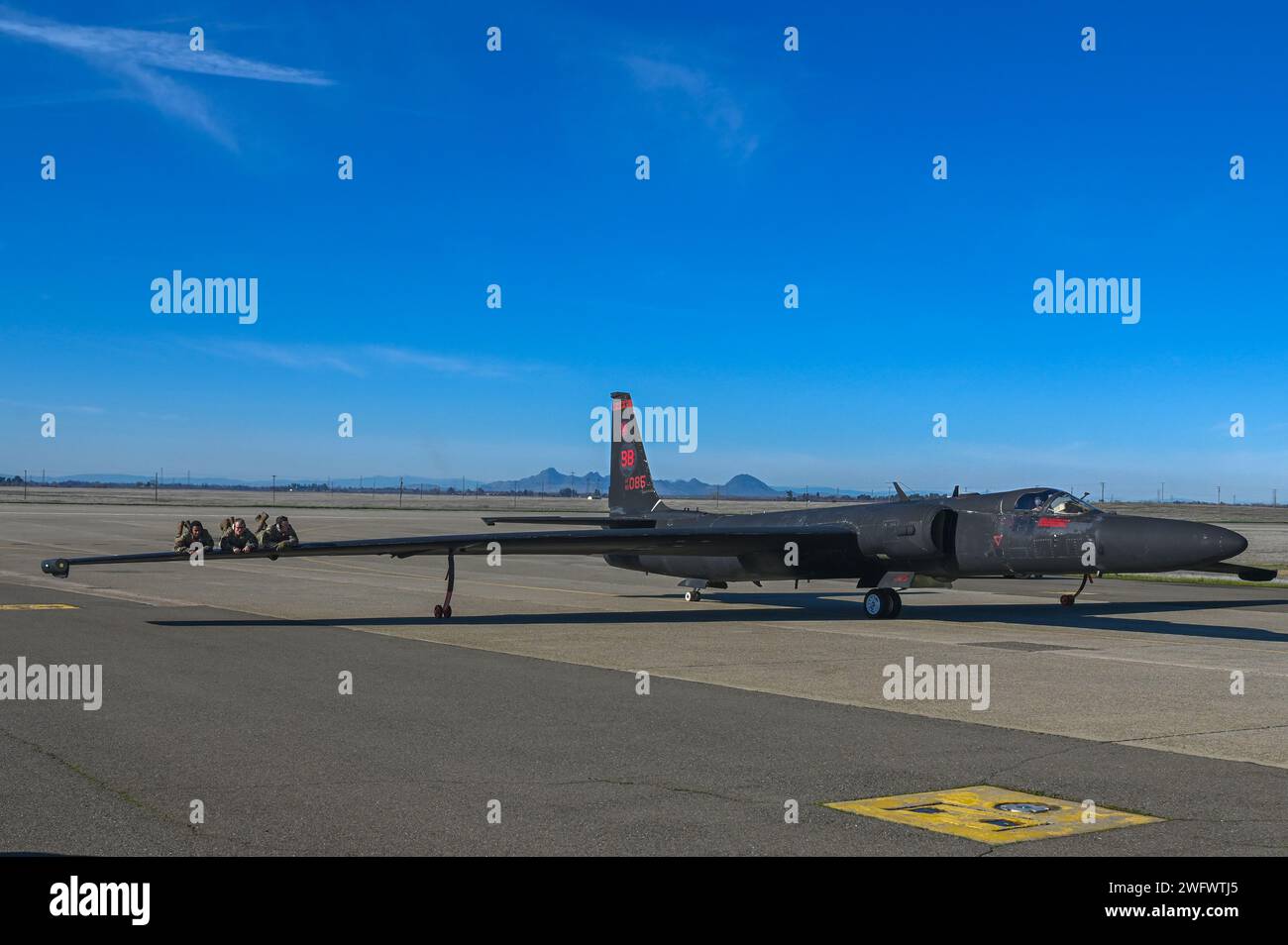 Body weight distribution hi-res stock photography and images - Alamy