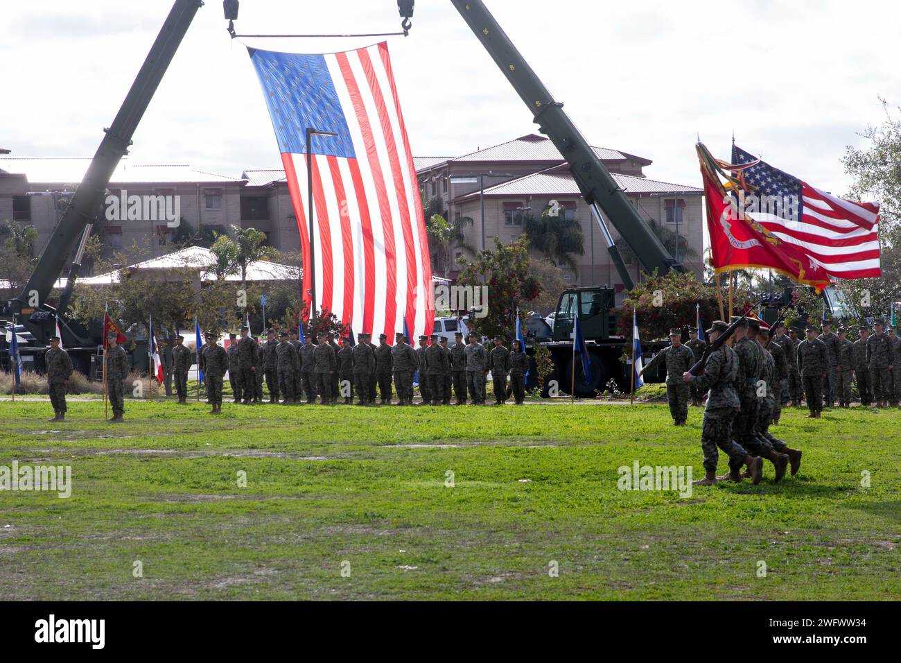 U.S. Marines with 1st Reconnaissance Battalion, 1st Marine Division ...