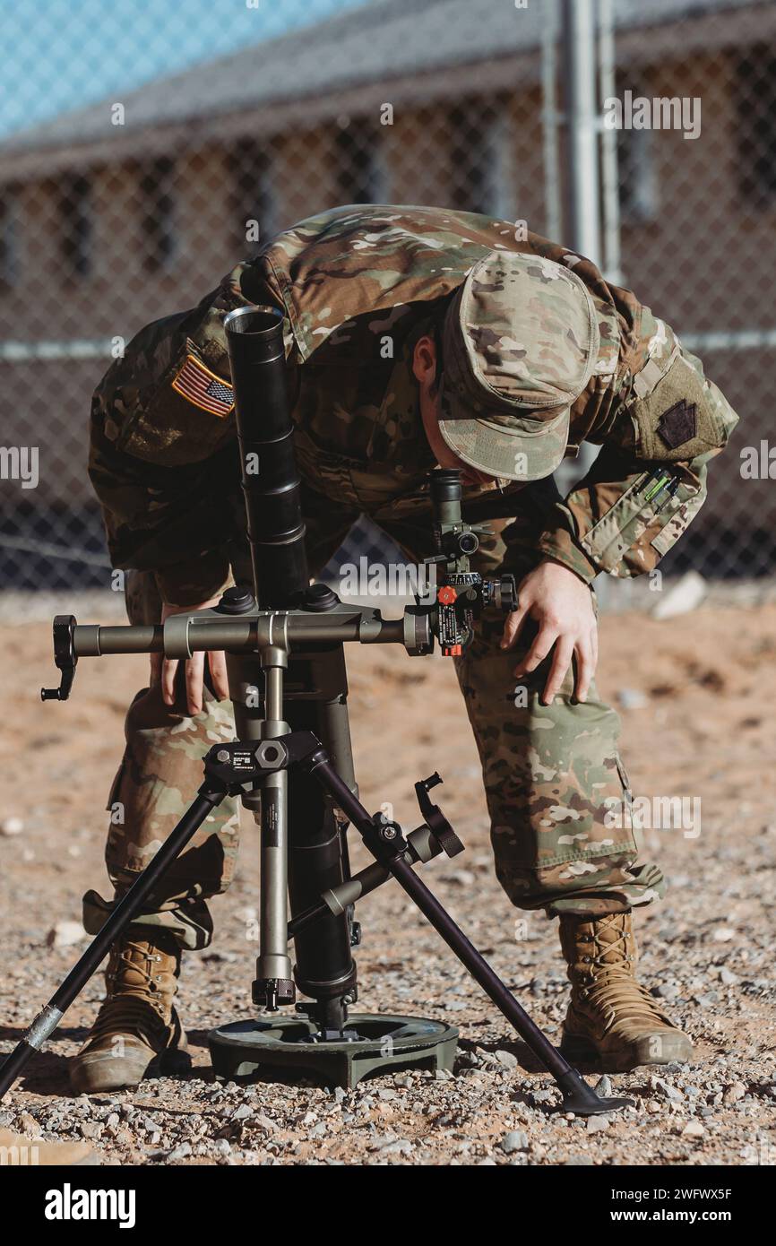 U.S. Soldiers with Bravo Company, 1st Battalion, 112th Infantry ...