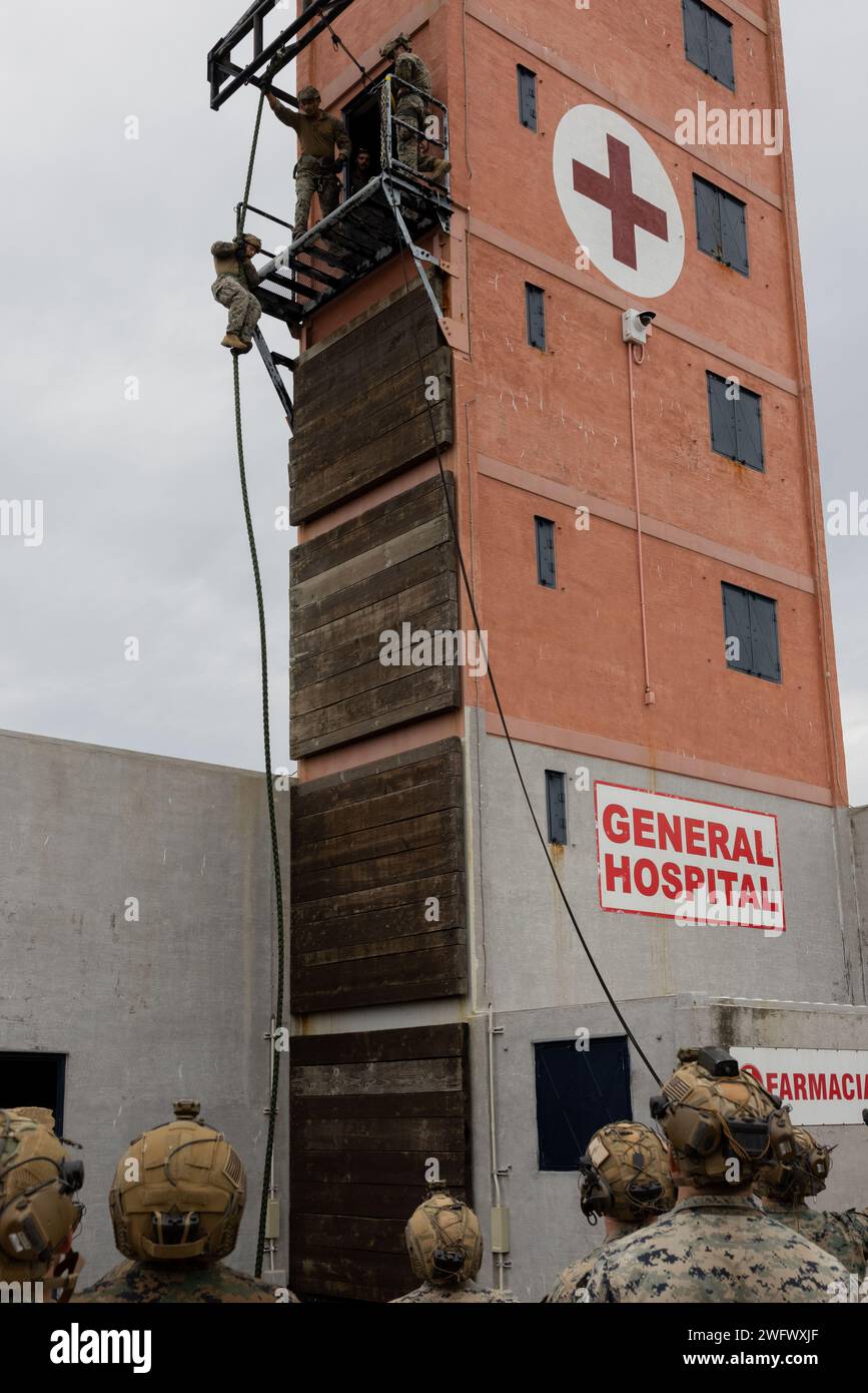 U.S. Marines with Battalion Landing Team 1/1, 31st Marine Expeditionary ...