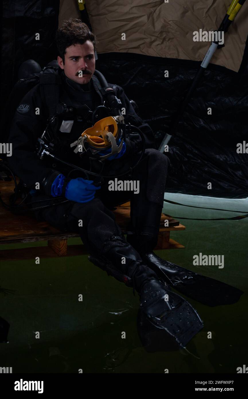 240124-N-LR905-2090 LITTLE FALLS, Minn. (Jan. 24, 2024) – A U.S. Navy ...