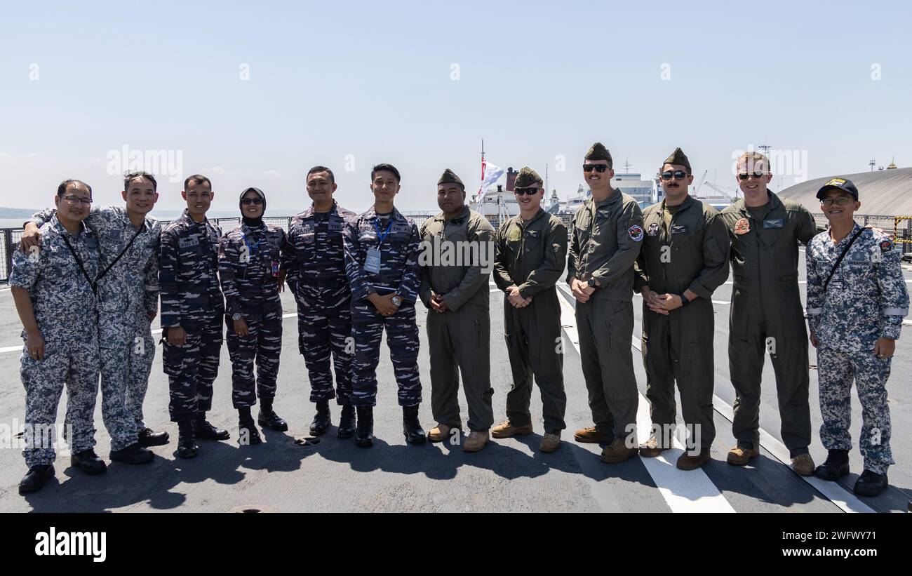 Republic of Singapore Navy sailors assigned to RSN endurance class tank ...