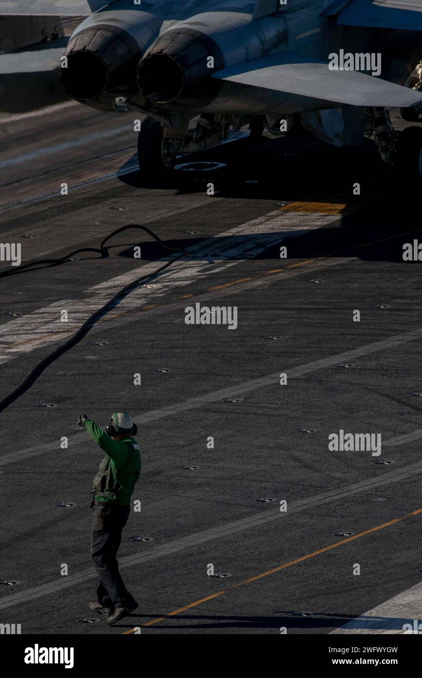 240129-N-FK754-1205 PACIFIC OCEAN (Jan. 29, 2024) An F/A-18E Super ...