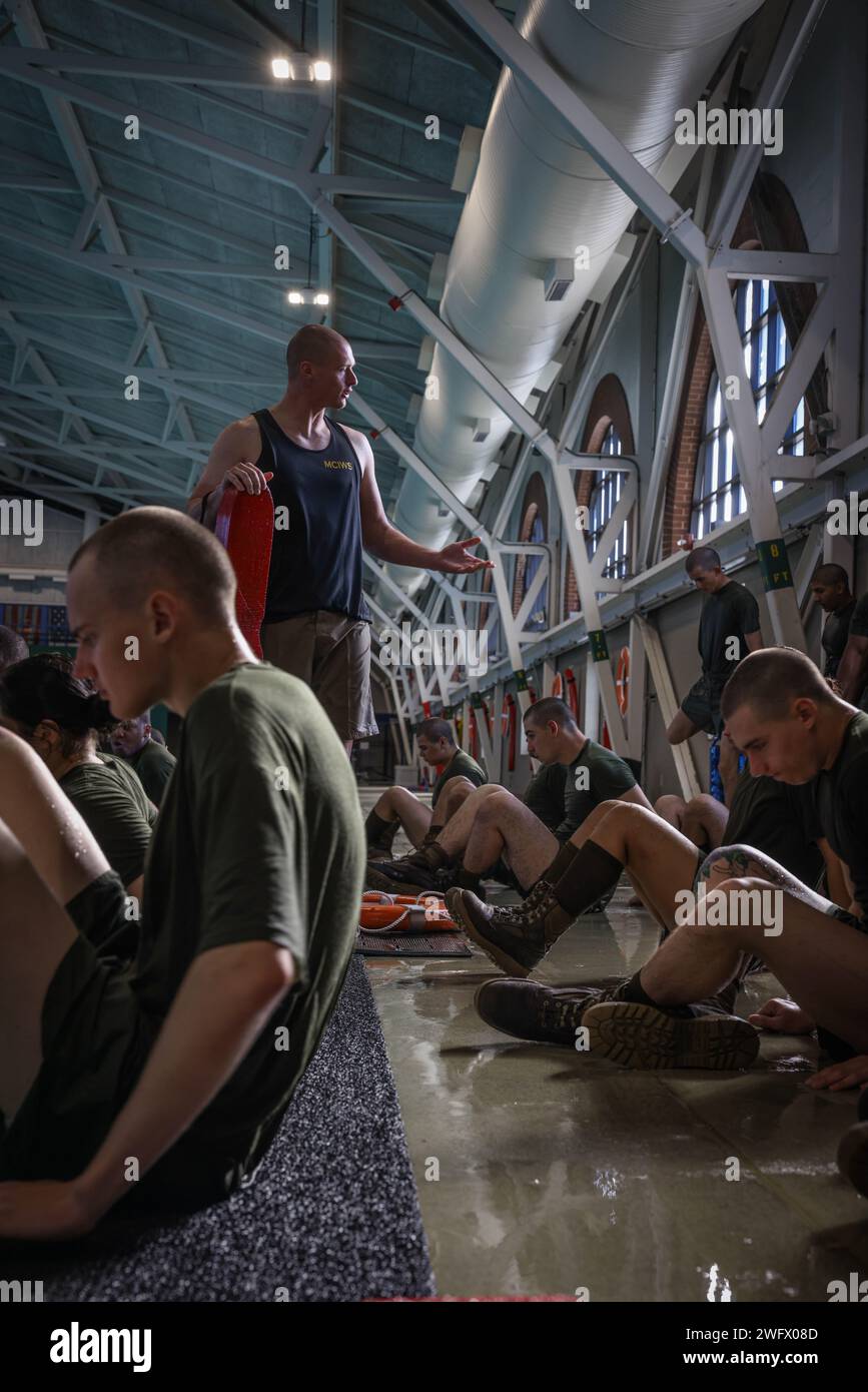 Recruits with Hotel Company, 2nd Recruit Training Battalion, receive ...