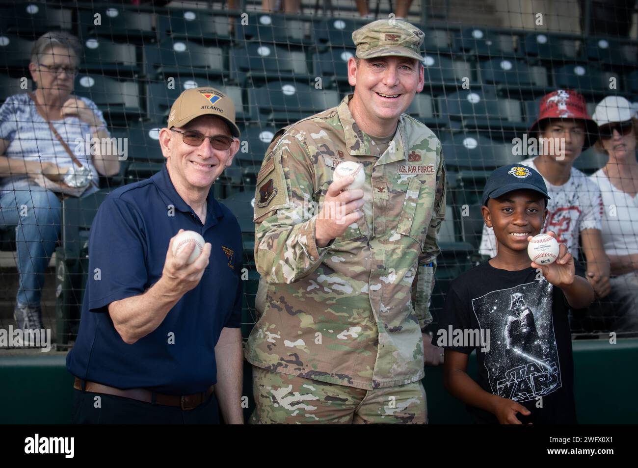 628th air base wing hi-res stock photography and images - Alamy