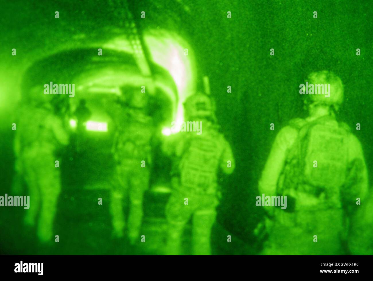 230901-N-OX430-1112 Republic of Korea and U.S. Navy SEALs rehearse a ...