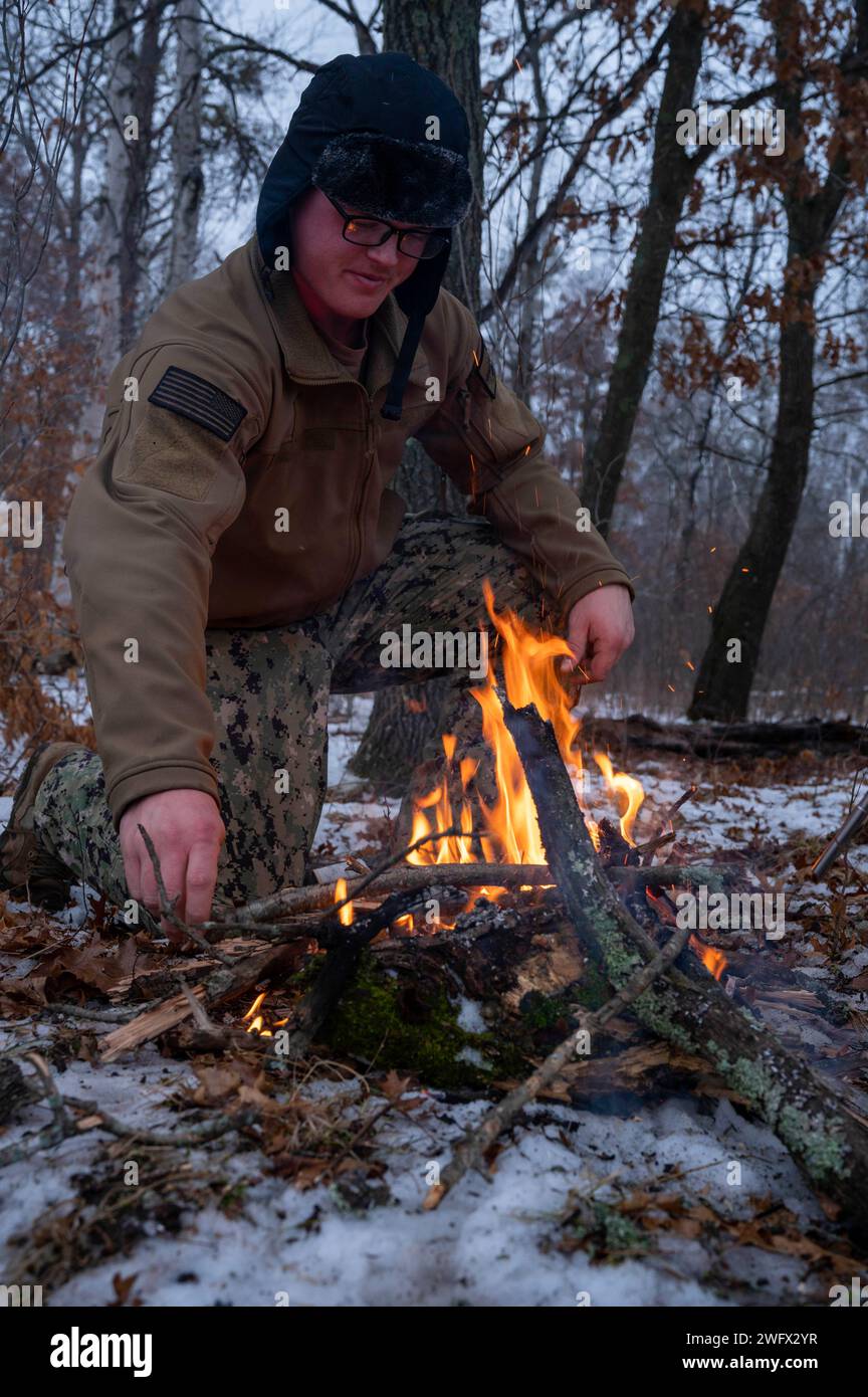 240125-N-LR905-2208 LITTLE FALLS, Minn. (Jan. 25, 2024) – A U.S. Navy ...