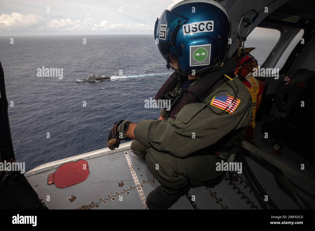 notReleased Petty Officer 2nd Class Evan Howe observes Royal Thai Navy ...