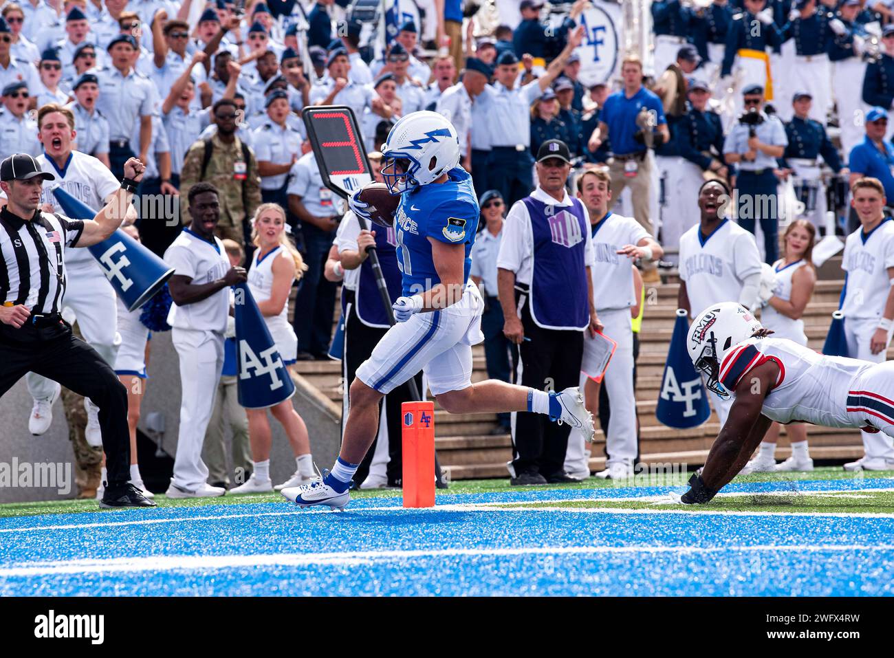 Robert cade hi-res stock photography and images - Alamy