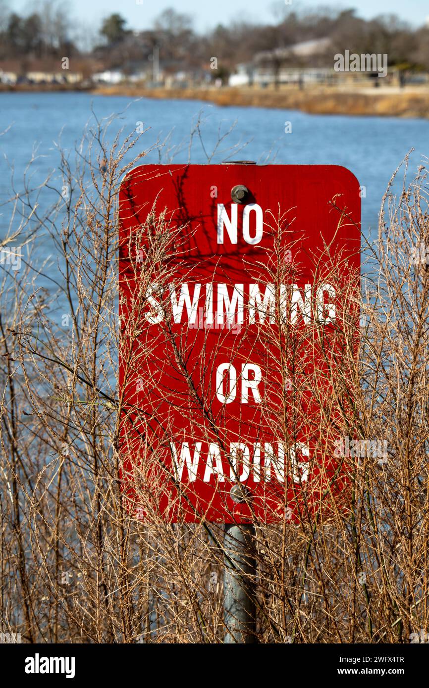No wading sign hi-res stock photography and images - Alamy
