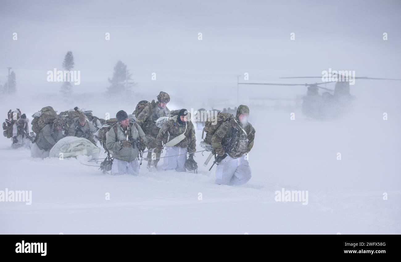 Dragging systems hi-res stock photography and images - Alamy