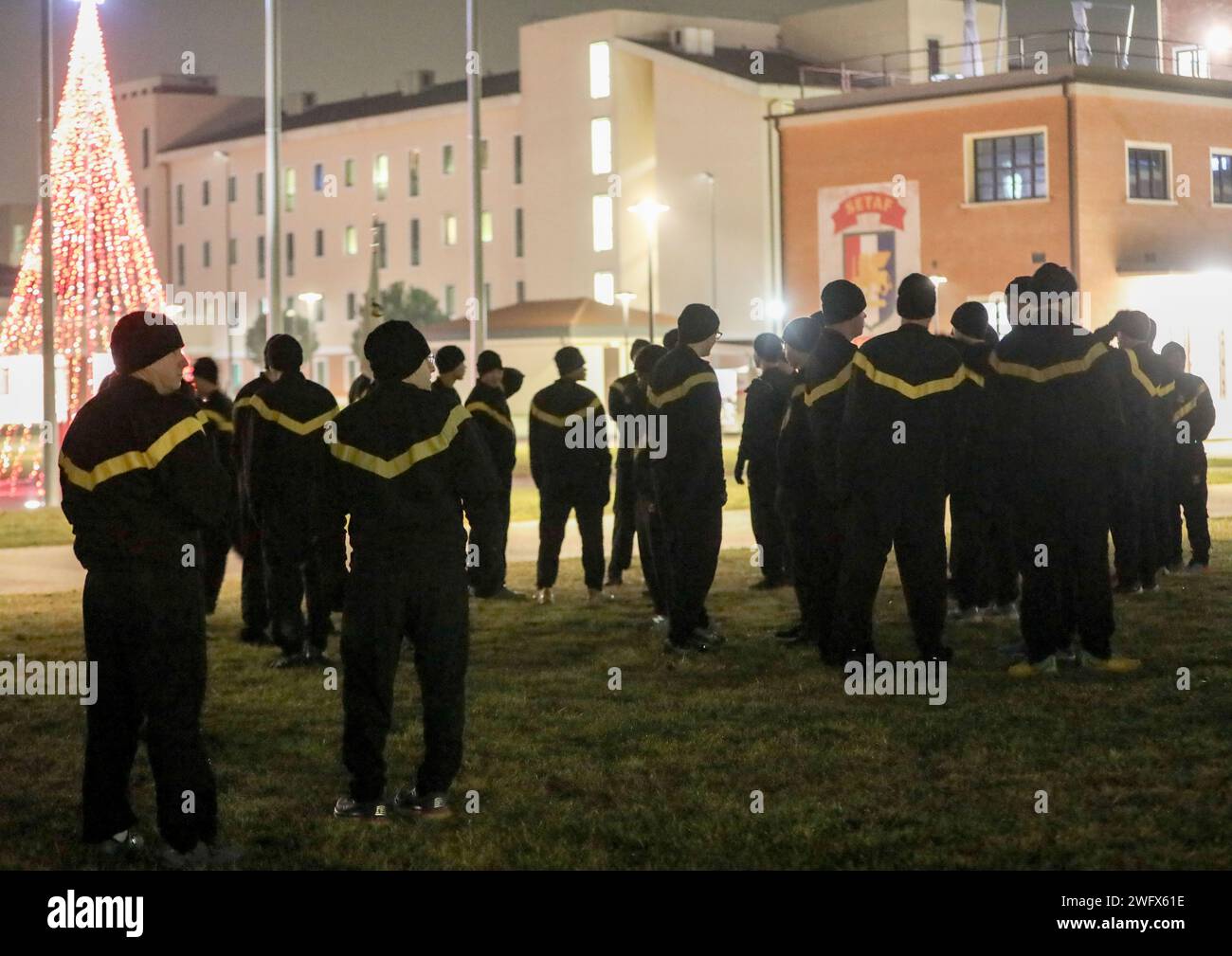 U.S. Army Soldiers assigned to U.S. Army Southern European Task Force ...