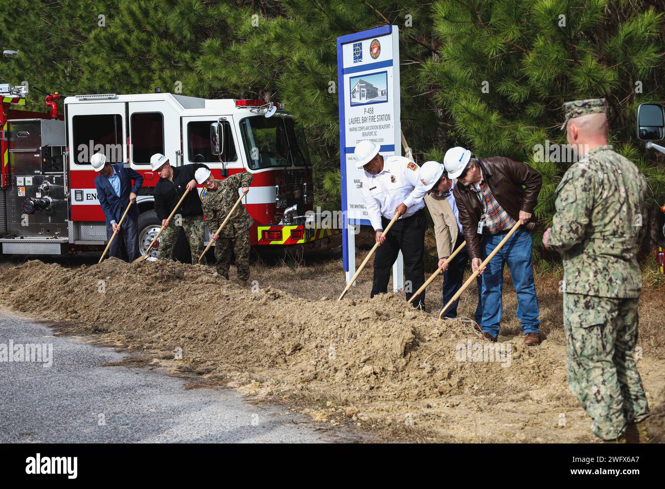 U.S. Marines, Sailors and civilians commemorate the Laurel Bay Fire ...