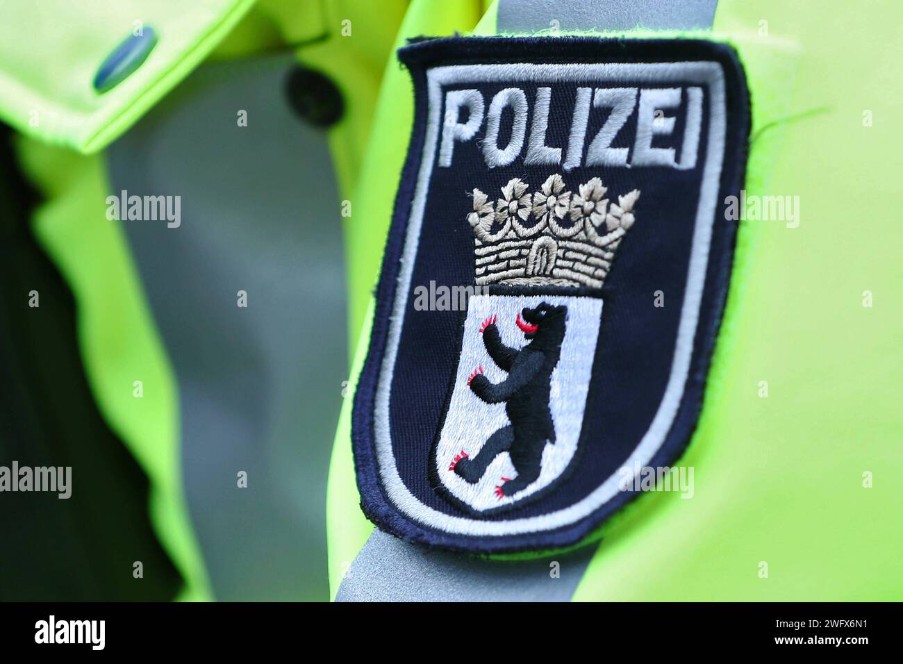 15.01.2024, Berlin, Polizeieinsatz Schriftzug in Nahaufnahme ...