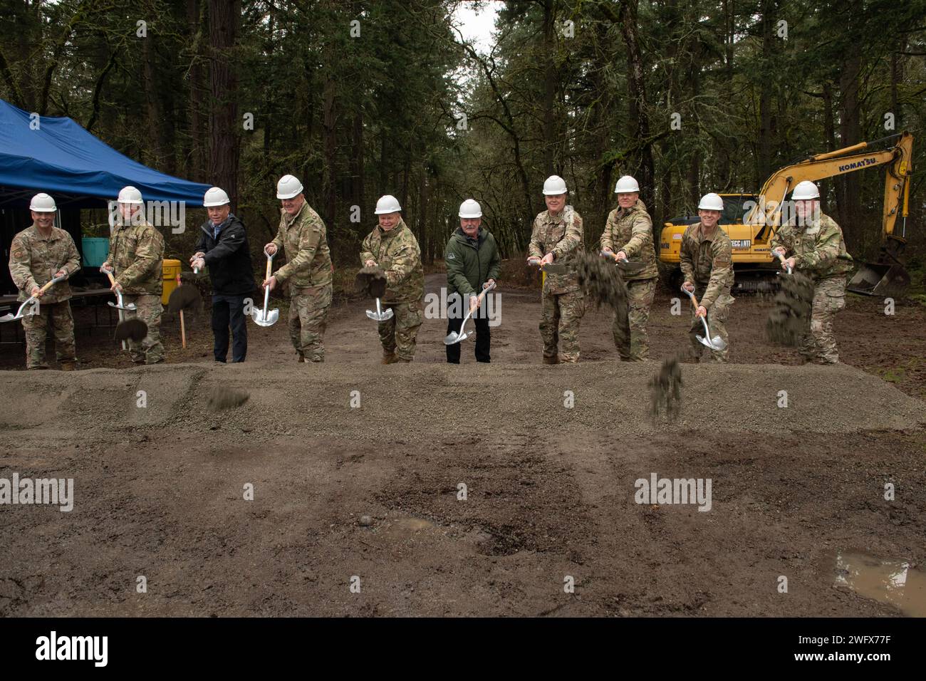 Washington Guard and 194th Wing leadership shovel dirt at the ...