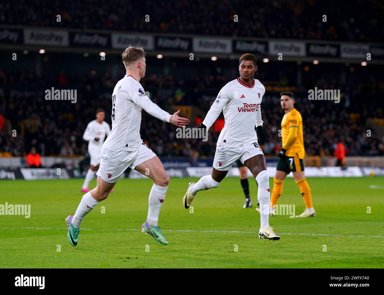 Manchester United's Marcus Rashford (right) celebrates scoring their ...