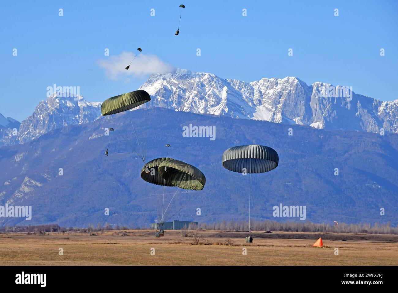 U.S. Army paratroopers assigned to 1st Battalion, 503rd Parachute ...