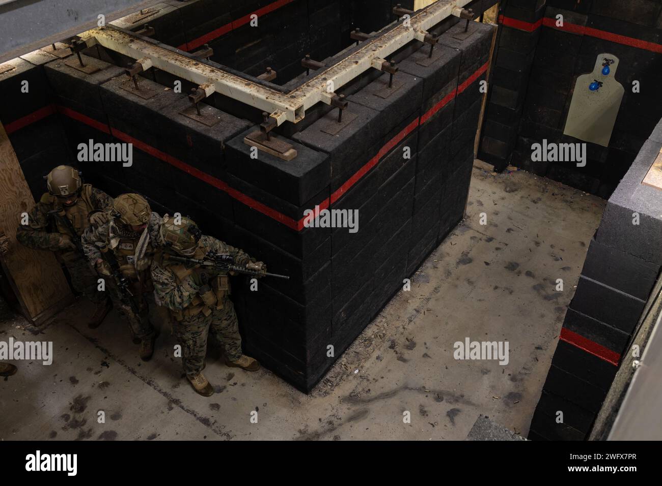 U.S. Marines with Battalion Landing Team 1/1, 31st Marine Expeditionary ...