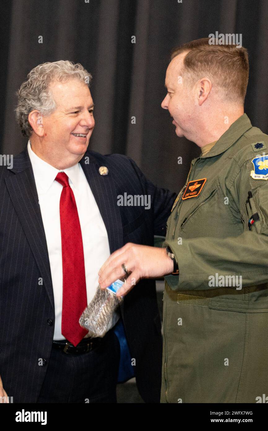 Tom Arceneaux, Shreveport mayor, congratulates U.S. Air Force Lt. Col ...