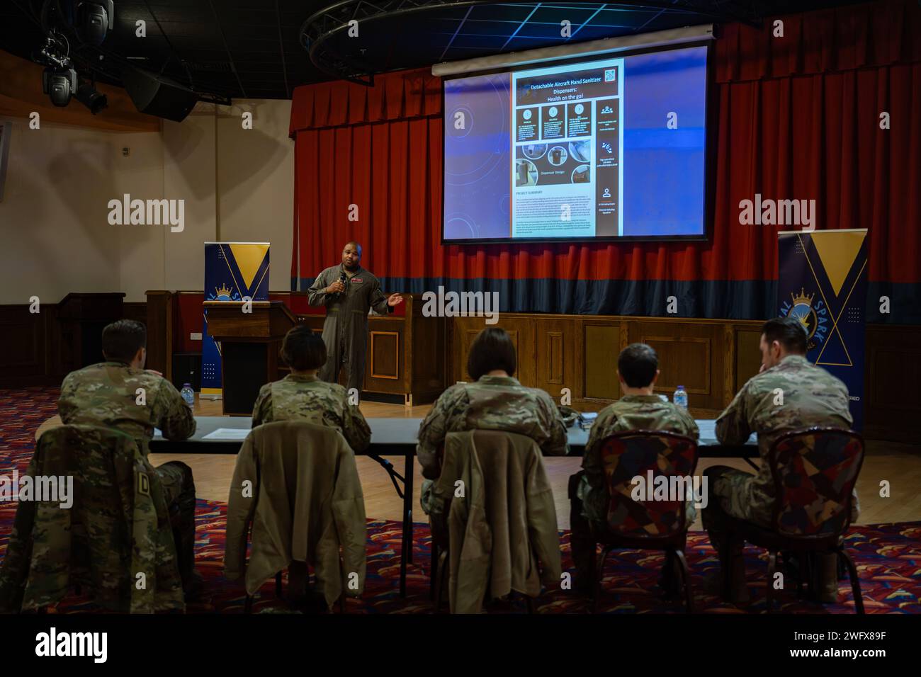U.S. Air Force Tech. Sgt. Justin Elliott, 351st Air Refueling Squadron ...