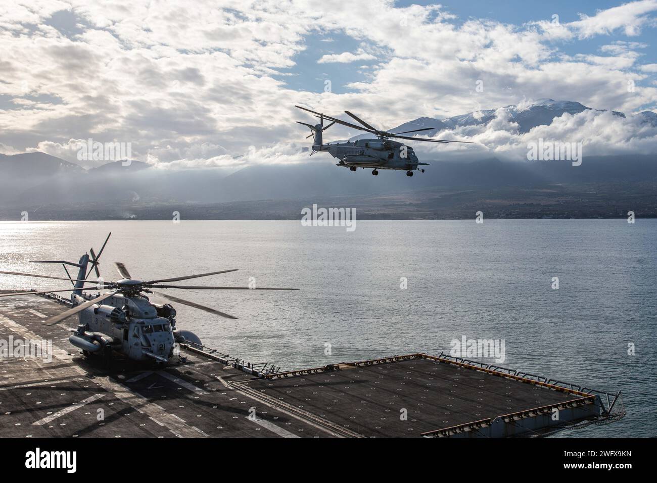 A CH-53E Super Stallion attached to Marine Medium Tiltrotor Squadron ...
