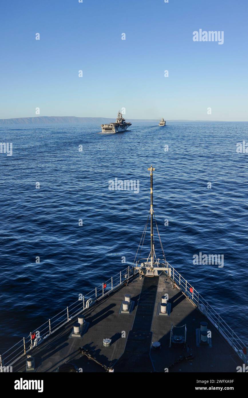 Amphibious transport dock ship USS Somerset (LPD 25), right, amphibious ...