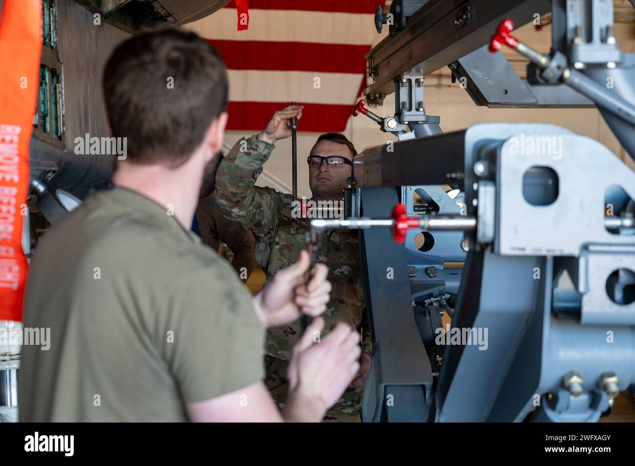 402nd aircraft maintenance group hi-res stock photography and images ...