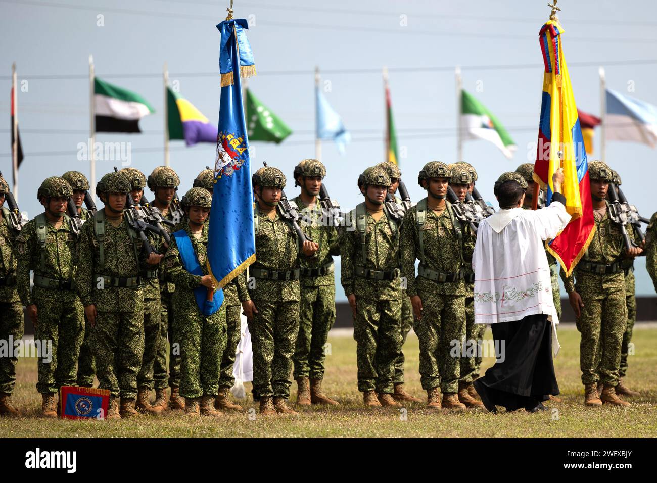 Local Colombian religious leaders bless graduating Infantes de Marina ...
