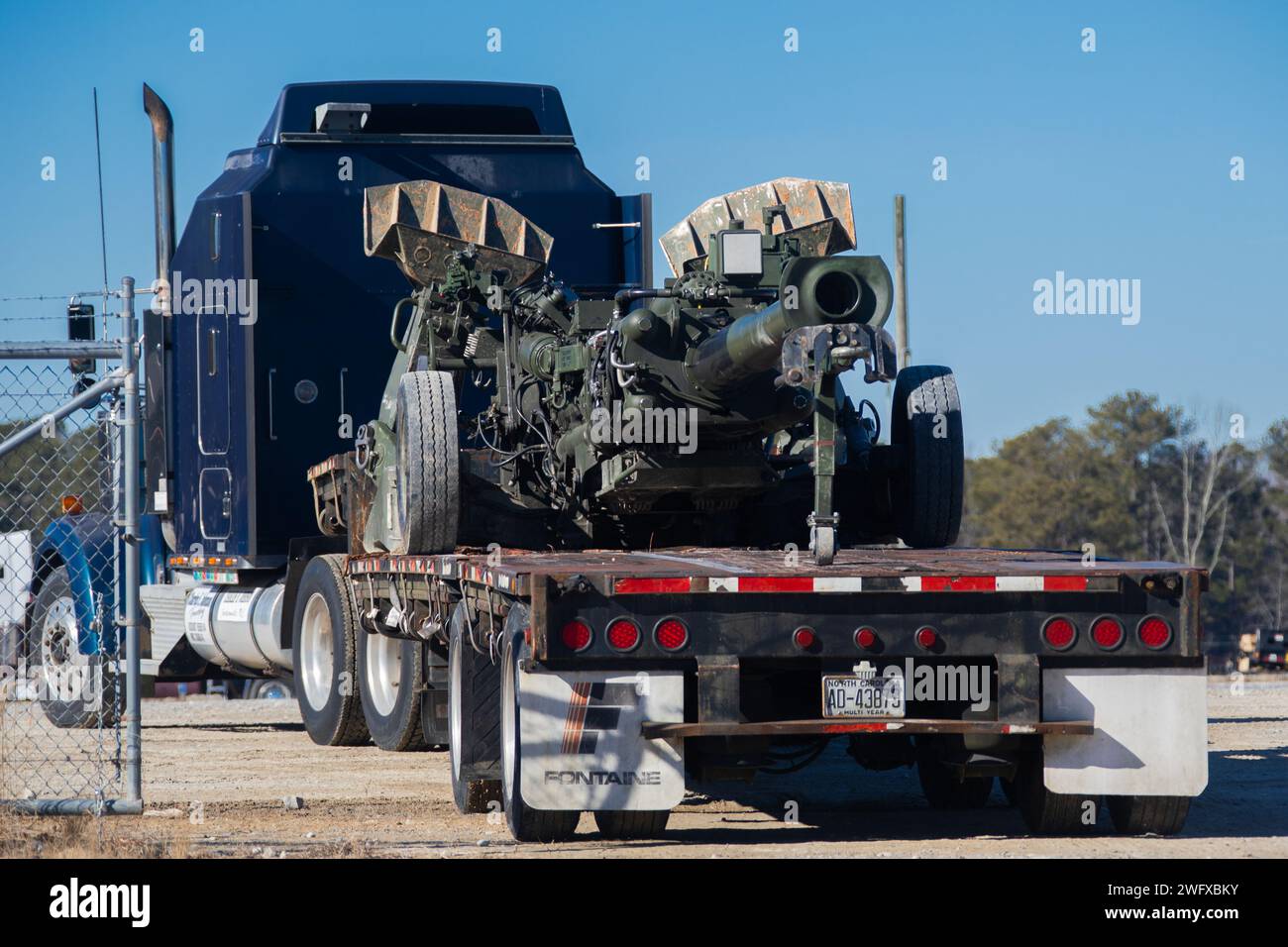 A Marine Corps M777 towed 155mm howitzer with Romeo Battery, Battalion ...