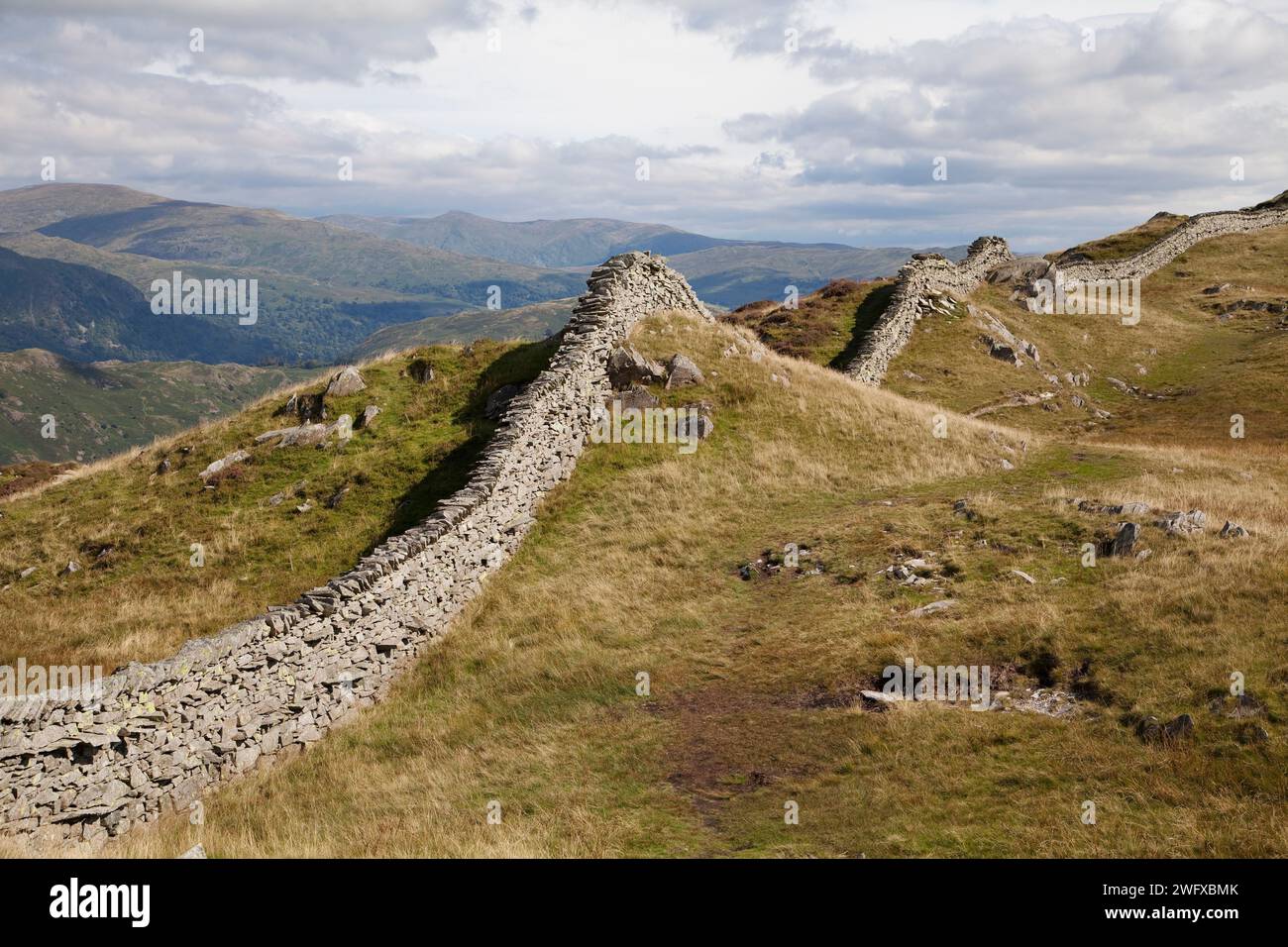 Dry stone wall fells mountains uk hi-res stock photography and images ...