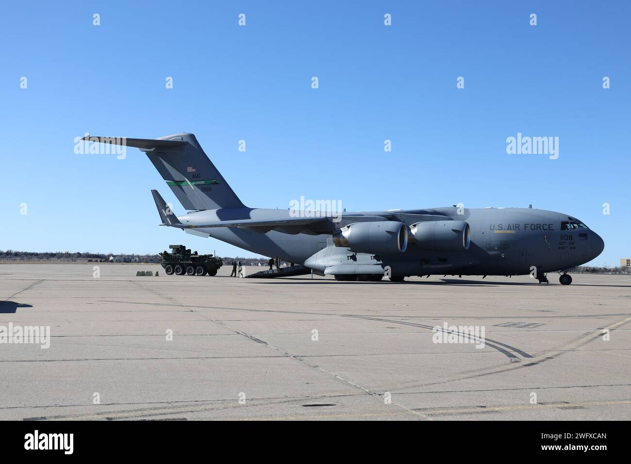 Soldiers from the 4th Battalion, 60th Air Defense Artillery Regiment ...