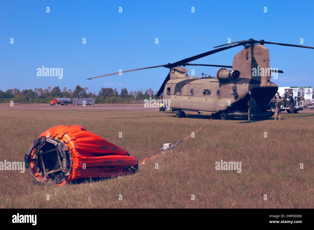 U.S. Army pilots and aircrew with the 1-169th Aviation prepare for ...