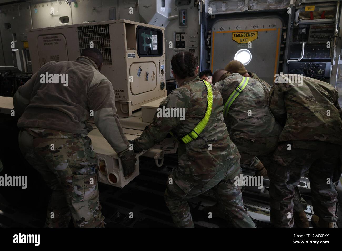 Soldiers from the 4th Battalion, 60th Air Defense Artillery Regiment ...