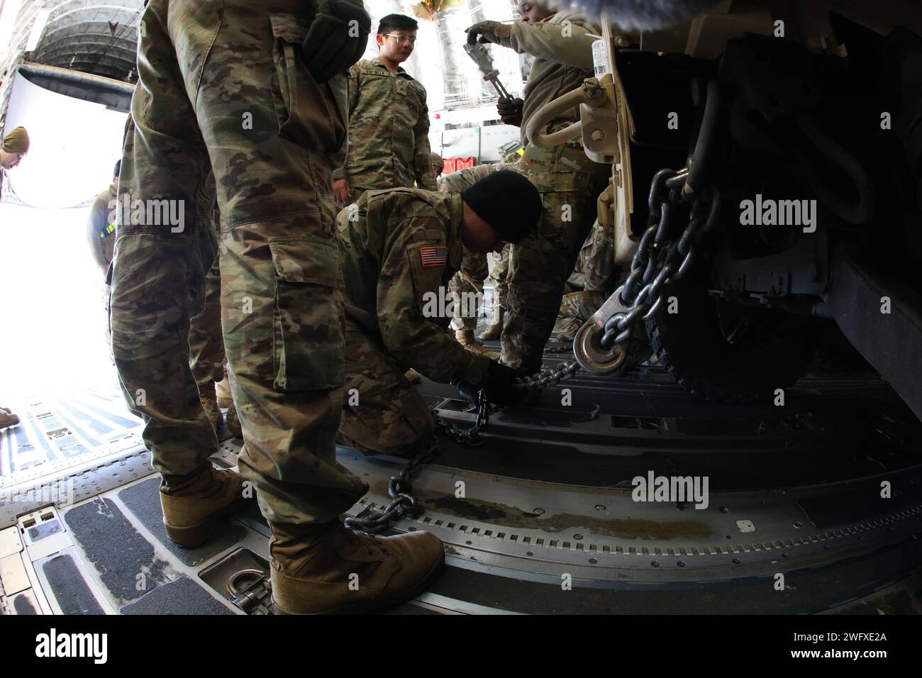 Soldiers from the 4th Battalion, 60th Air Defense Artillery Regiment ...