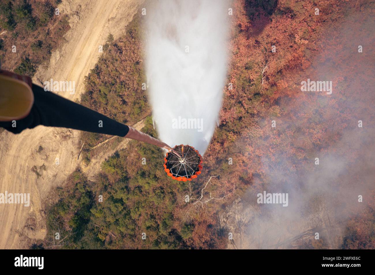 Ch 47 chinook pilots carry hi-res stock photography and images - Alamy