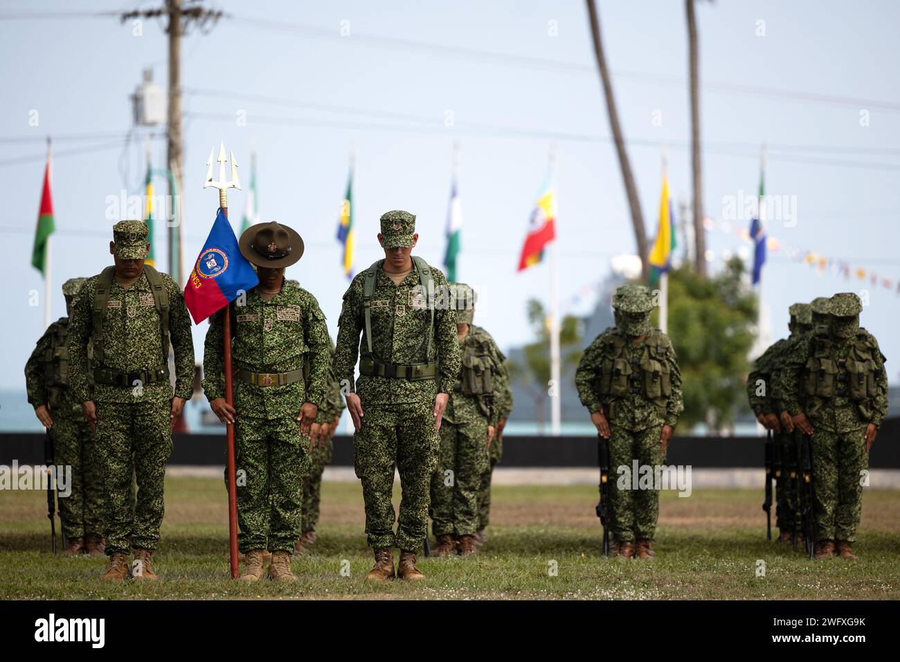 Infantes de Marina de Colombia (Colombian Marines) bow their heads in ...