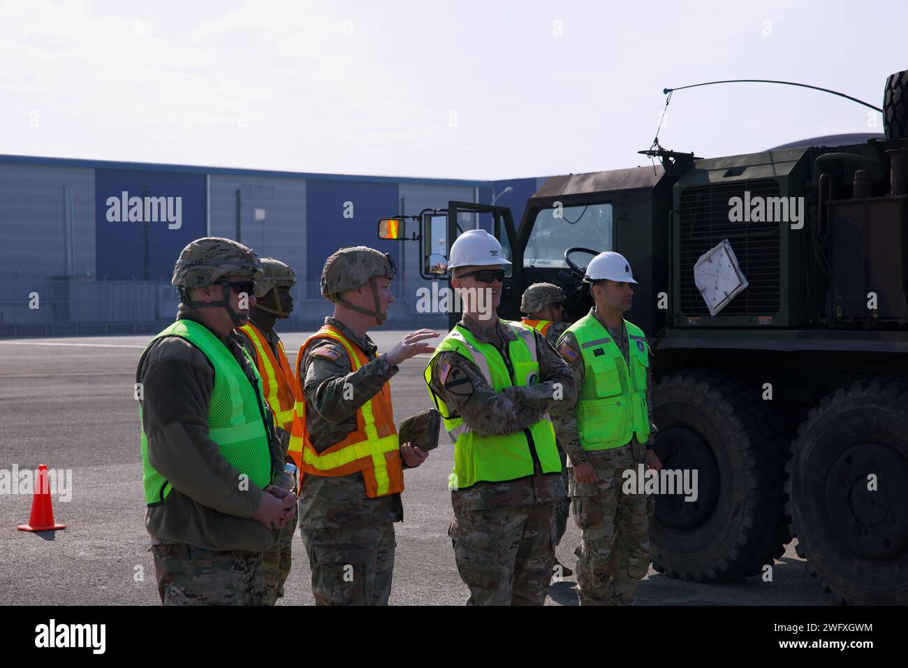 Soldiers assigned to the 194th Division Sustainment Support Battalion ...