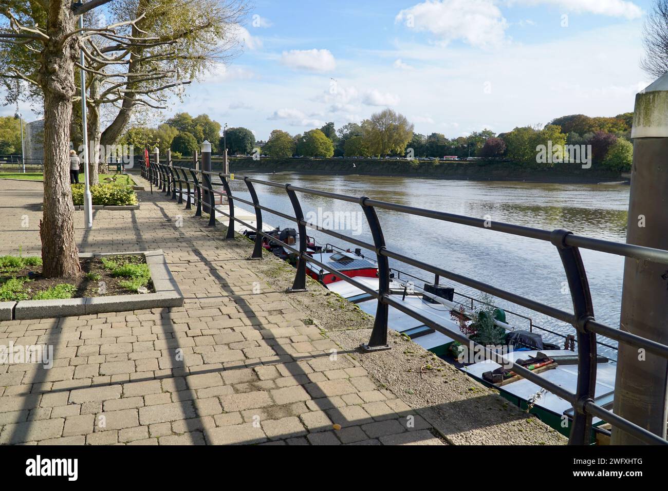 Brentford docks hi-res stock photography and images - Alamy